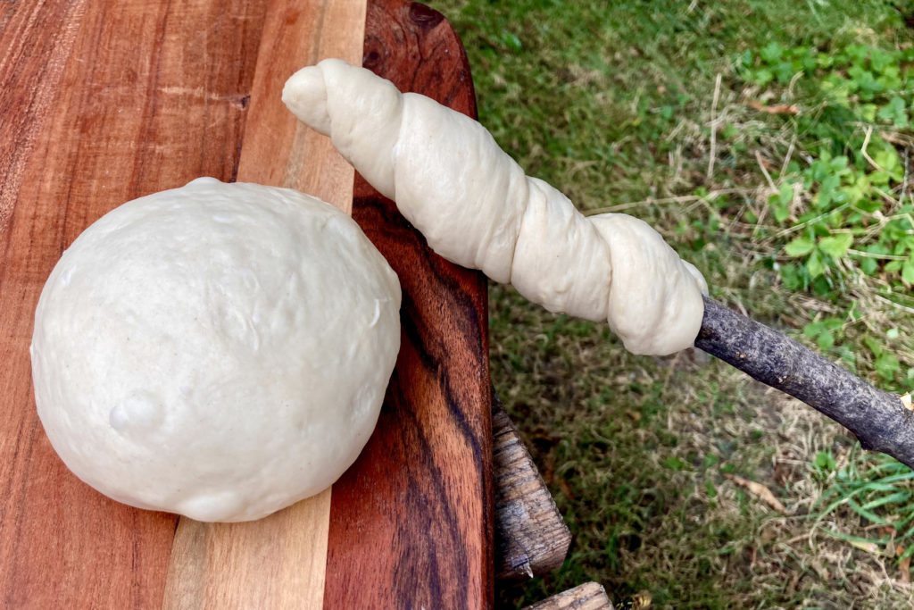 Stockbrotteig - schnell und einfach - Erdbeerschokola.de